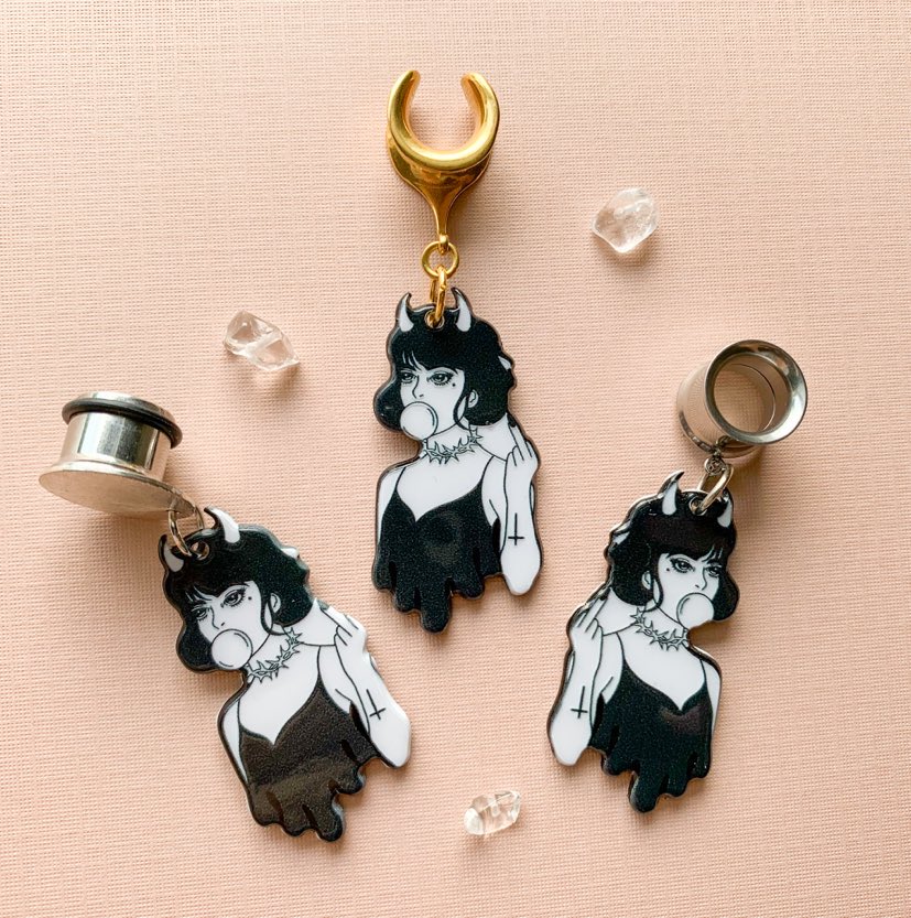 Sassy Goth Girl | The Frilly Feline
